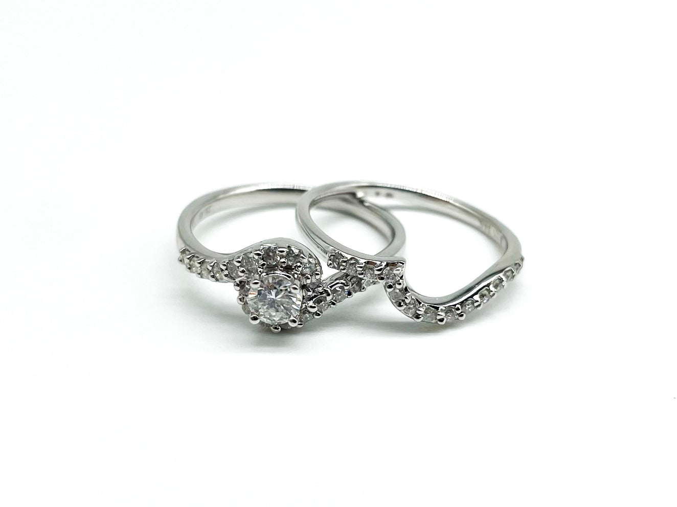 .68 Point Round Brilliant Diamond Ring